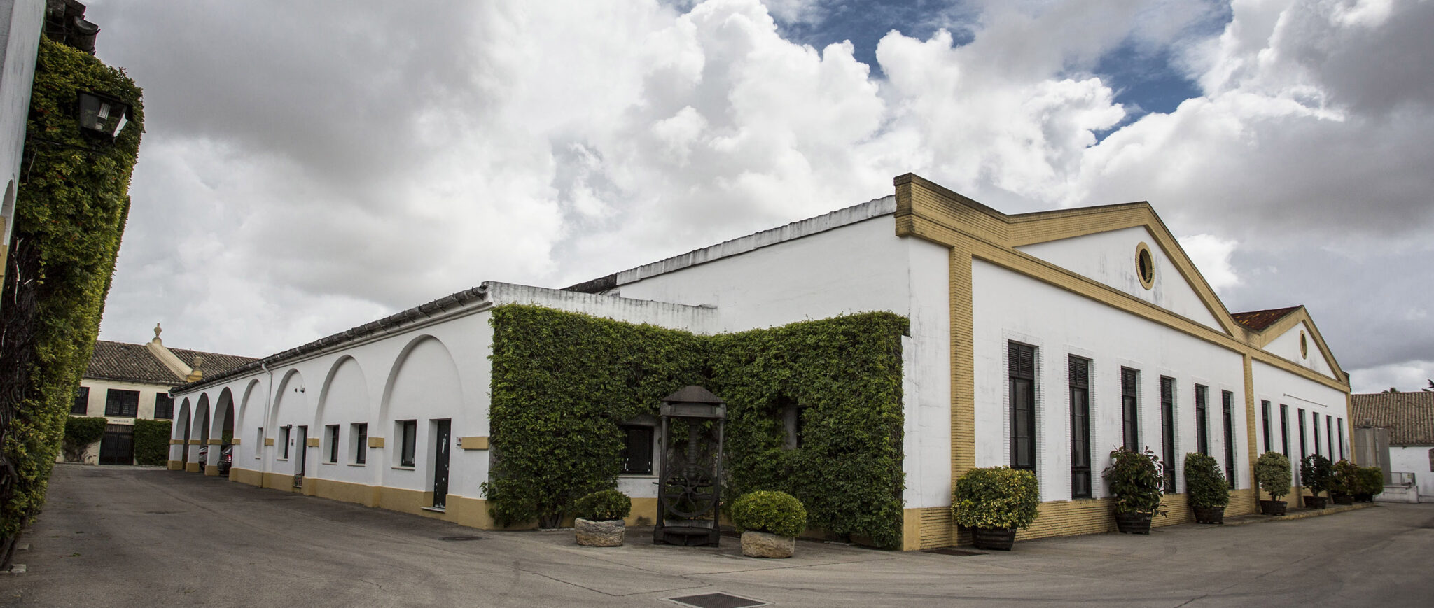 Bodegas Lustau - Vinos de Jerez - Grupo Caballero